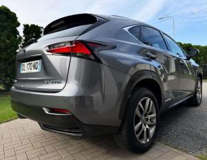 Серый Лексус NX 350h 2015 в Каунас, объемом двигателя 2.50 л и пробегом 200 тыс. км за 18700 €, фото  на AUTOMOTO.COM.LV