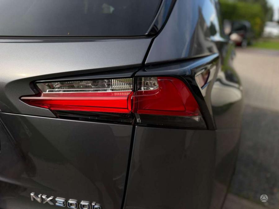 Серый Лексус NX 350h 2015 в Каунас, объемом двигателя 2.50 л и пробегом 200 тыс. км за 18700 €, фото 24 на AUTOMOTO.COM.LV