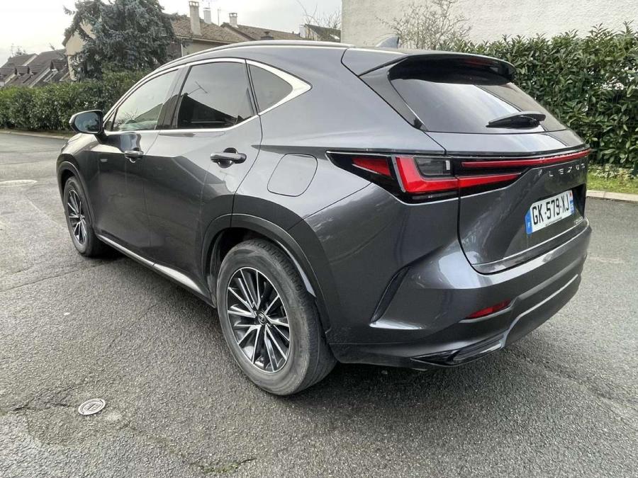 Grey Lexus NX 350h 2022 in Vilnius, with an engine capacity of 2.49 L and mileage of 169 thousand km for 33500 €, photo 3 on AUTOMOTO.COM.LV