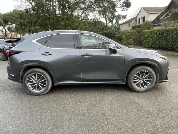 Grey Lexus NX 350h 2022 in Vilnius, with an engine capacity of 2.49 L and mileage of 169 thousand km for 33500 €, photo 6 on AUTOMOTO.COM.LV