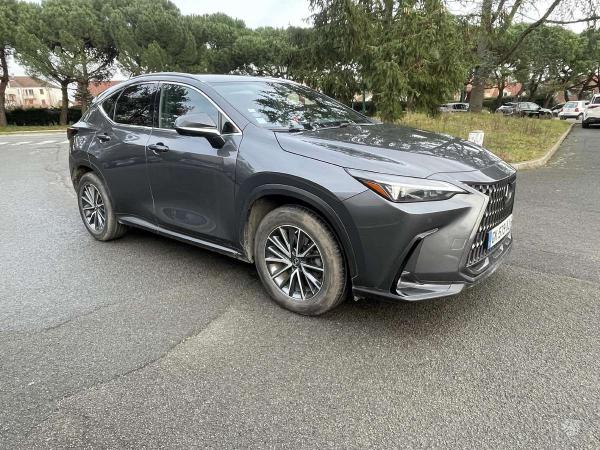 Grey Lexus NX 350h 2022 in Vilnius, with an engine capacity of 2.49 L and mileage of 169 thousand km for 33500 €, photo 7 on AUTOMOTO.COM.LV