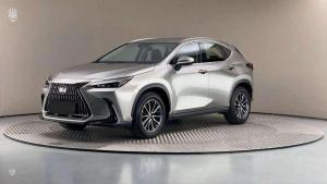 Pelēks Lexus NX 350h 2022 Viļņa, ar dzinēja tilpumu 2.49 L un nobraukumu 64 tūkst. km par 40300 €, foto  vietnē AUTOMOTO.COM.LV