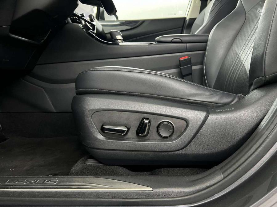 Серый Лексус NX 350h 2022 в Вильнюс, объемом двигателя 2.49 л и пробегом 138 тыс. км за 38900 €, фото 26 на AUTOMOTO.COM.LV