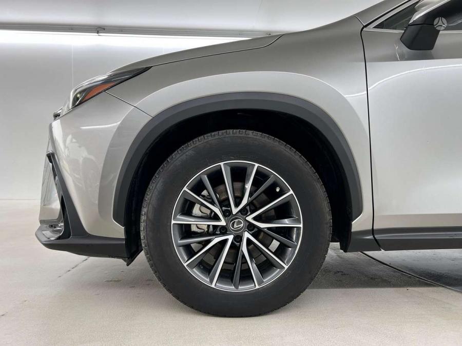 Серый Лексус NX 350h 2023 в Вильнюс, объемом двигателя 2.49 л и пробегом 100 тыс. км за 40900 €, фото 16 на AUTOMOTO.COM.LV
