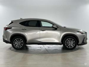Серый Лексус NX 350h 2023 в Вильнюс, объемом двигателя 2.49 л и пробегом 100 тыс. км за 40900 €, фото 17 на AUTOMOTO.COM.LV