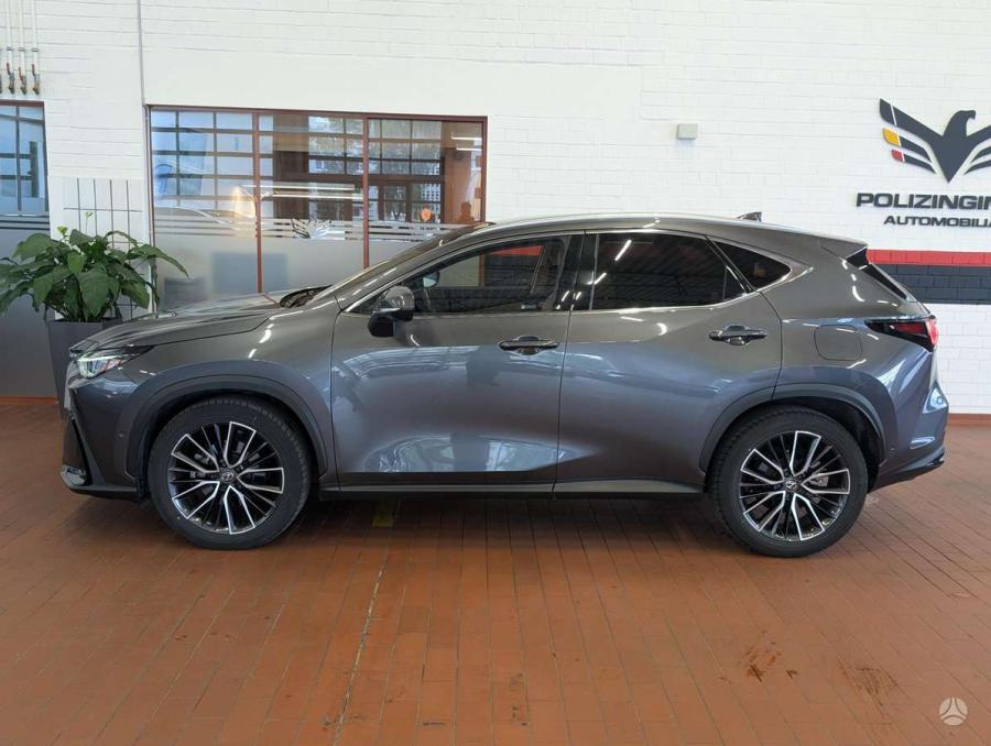 Серый Лексус NX 350h 2023 в Каунас, объемом двигателя 2.49 л и пробегом 55 тыс. км за 43900 €, фото 4 на AUTOMOTO.COM.LV