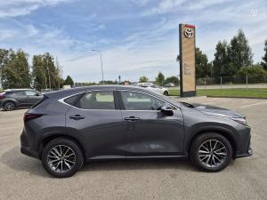 Серый Лексус NX 350h 2023 в Паневежис, объемом двигателя 2.49 л и пробегом 95 тыс. км за 33999 €, фото 5 на AUTOMOTO.COM.LV