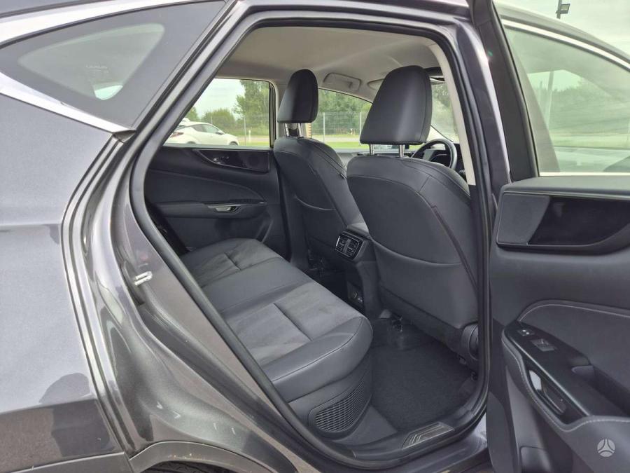 Серый Лексус NX 350h 2023 в Паневежис, объемом двигателя 2.49 л и пробегом 95 тыс. км за 33999 €, фото 16 на AUTOMOTO.COM.LV