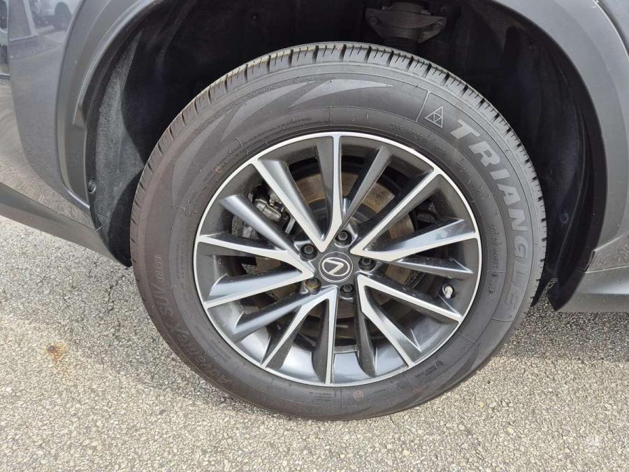 Серый Лексус NX 350h 2023 в Паневежис, объемом двигателя 2.49 л и пробегом 95 тыс. км за 33999 €, фото 30 на AUTOMOTO.COM.LV