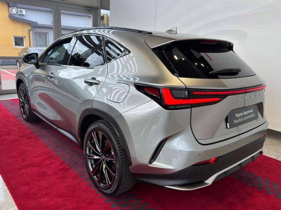 Pelēks Lexus NX 350h 2023 Šauļi, ar dzinēja tilpumu 2.49 L un nobraukumu 24 tūkst. km par 42900 €, foto 5 vietnē AUTOMOTO.COM.LV