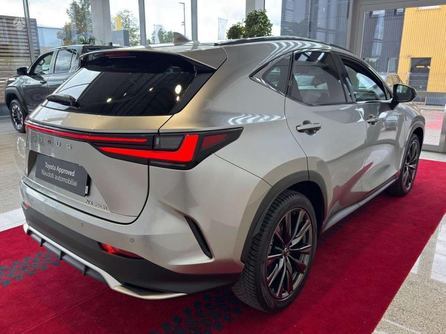 Pelēks Lexus NX 350h 2023 Šauļi, ar dzinēja tilpumu 2.49 L un nobraukumu 24 tūkst. km par 42900 €, foto 6 vietnē AUTOMOTO.COM.LV