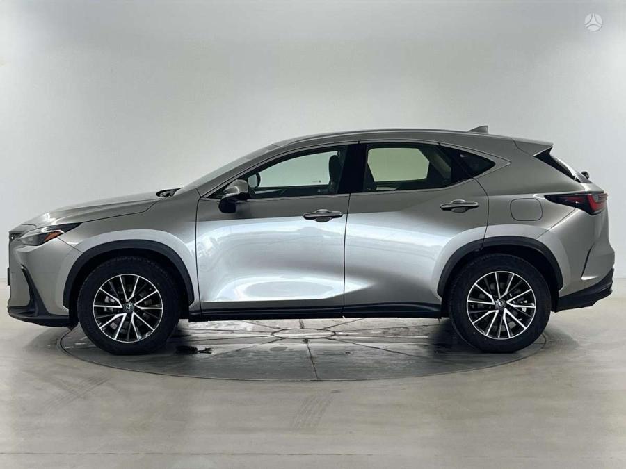 Серый Лексус NX 350h 2023 в Вильнюс, объемом двигателя 2.49 л и пробегом 117 тыс. км за 39900 €, фото 4 на AUTOMOTO.COM.LV