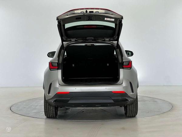 Серый Лексус NX 350h 2023 в Вильнюс, объемом двигателя 2.49 л и пробегом 117 тыс. км за 39900 €, фото 11 на AUTOMOTO.COM.LV