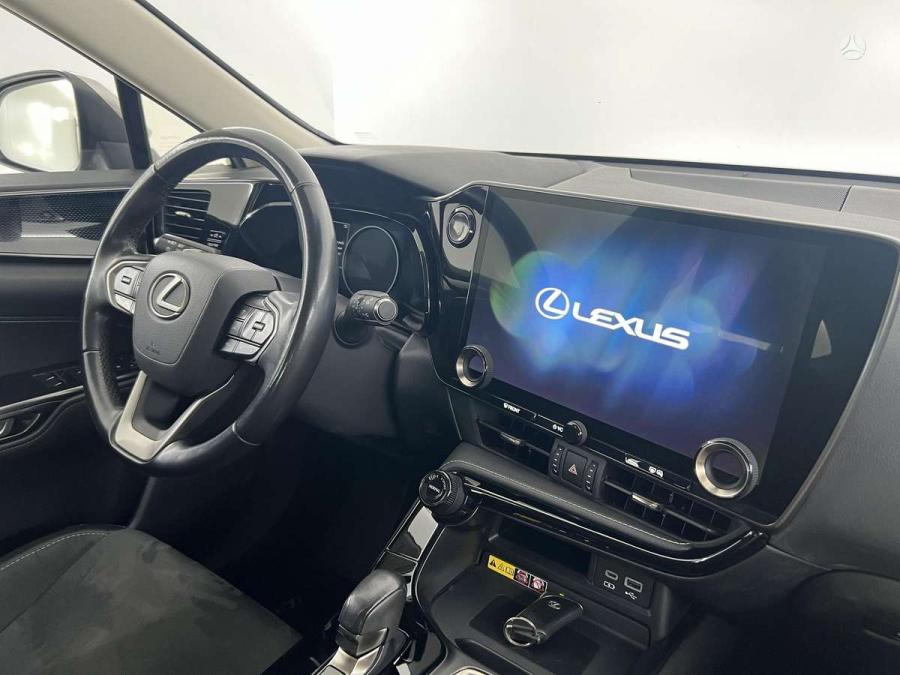 Серый Лексус NX 350h 2023 в Вильнюс, объемом двигателя 2.49 л и пробегом 117 тыс. км за 39900 €, фото 15 на AUTOMOTO.COM.LV