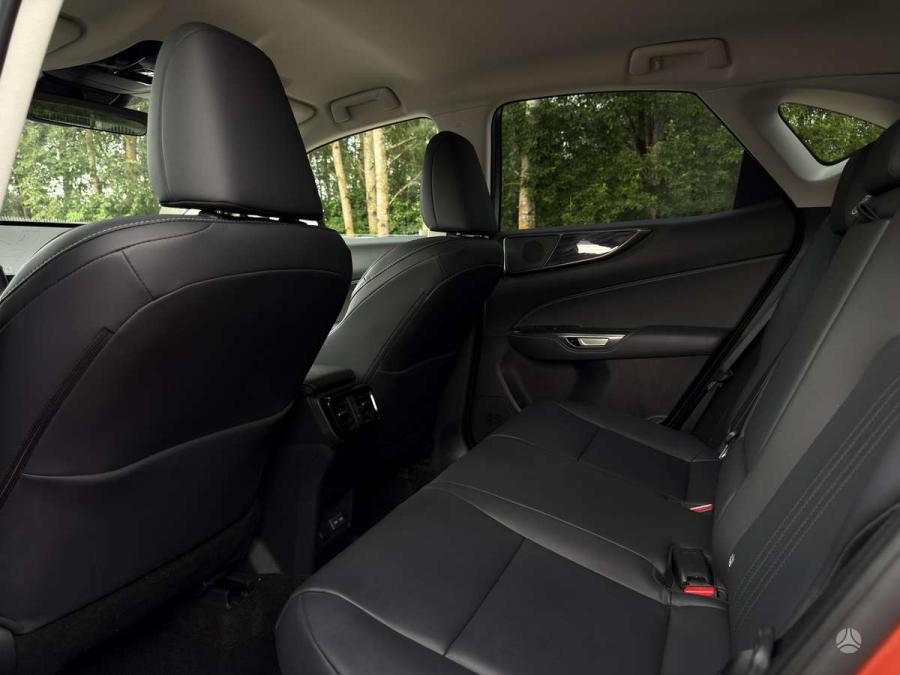 Oranžs Lexus NX 350h 2023 Viļņa, ar dzinēja tilpumu 2.49 L un nobraukumu 142 tūkst. km par 36990 €, foto 38 vietnē AUTOMOTO.COM.LV