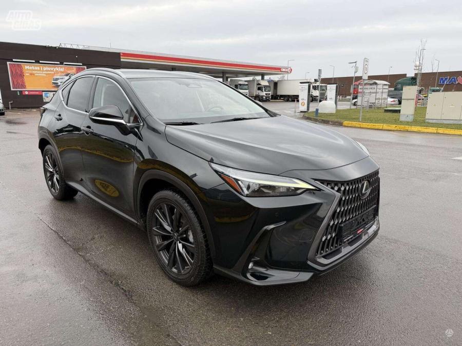 White Lexus NX 350h 2022 in Vilnius, with an engine capacity of 0.00 L and mileage of 185 thousand km for 33500 €, photo 4 on AUTOMOTO.COM.LV