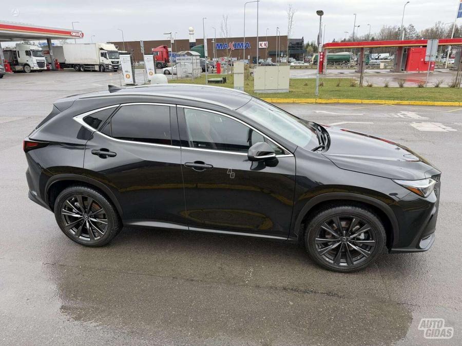 White Lexus NX 350h 2022 in Vilnius, with an engine capacity of 0.00 L and mileage of 185 thousand km for 33500 €, photo 5 on AUTOMOTO.COM.LV