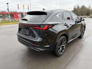 White Lexus NX 350h 2022 in Vilnius, with an engine capacity of 0.00 L and mileage of 185 thousand km for 33500 €, photo 6 on AUTOMOTO.COM.LV