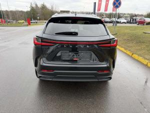 White Lexus NX 350h 2022 in Vilnius, with an engine capacity of 0.00 L and mileage of 185 thousand km for 33500 €, photo 7 on AUTOMOTO.COM.LV