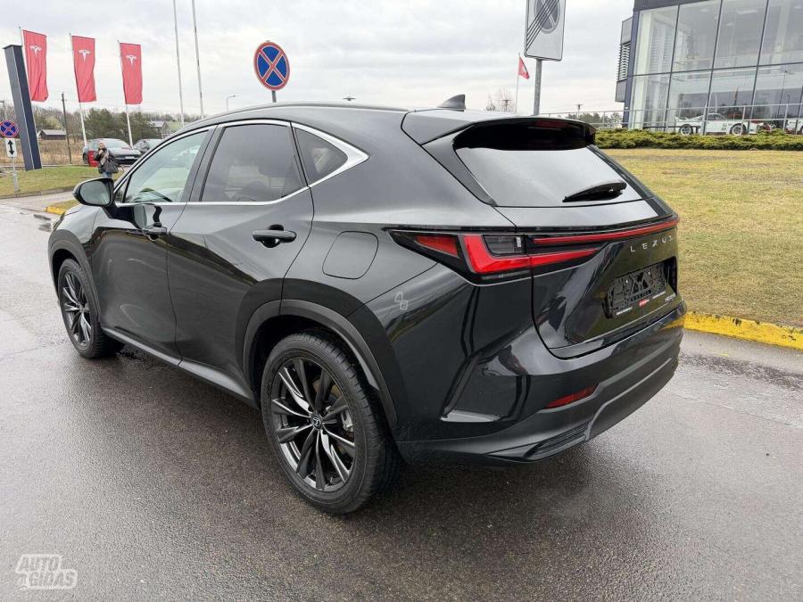 White Lexus NX 350h 2022 in Vilnius, with an engine capacity of 0.00 L and mileage of 185 thousand km for 33500 €, photo 8 on AUTOMOTO.COM.LV