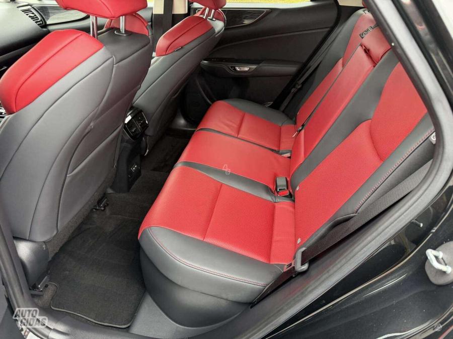 White Lexus NX 350h 2022 in Vilnius, with an engine capacity of 0.00 L and mileage of 185 thousand km for 33500 €, photo 10 on AUTOMOTO.COM.LV
