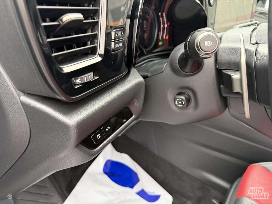 White Lexus NX 350h 2022 in Vilnius, with an engine capacity of 0.00 L and mileage of 185 thousand km for 33500 €, photo 22 on AUTOMOTO.COM.LV