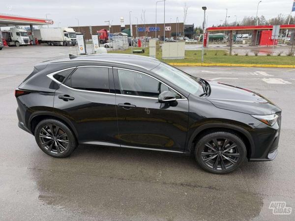 White Lexus NX 350h 2022 in Vilnius, with an engine capacity of 0.00 L and mileage of 185 thousand km for 33500 €, photo 4 on AUTOMOTO.COM.LV