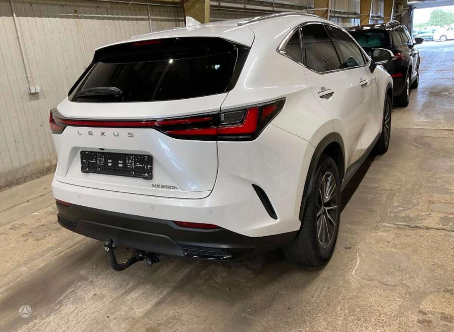 Balts Lexus NX 350h 2022 Viļņa, ar dzinēja tilpumu 2.49 L un nobraukumu 108 tūkst. km par 35990 €, foto 5 vietnē AUTOMOTO.COM.LV