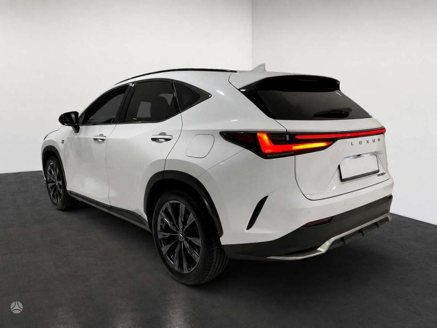 Balts Lexus NX 350h 2022 Viļņa, ar dzinēja tilpumu 0.00 L un nobraukumu 56 tūkst. km par 51300 €, foto 4 vietnē AUTOMOTO.COM.LV