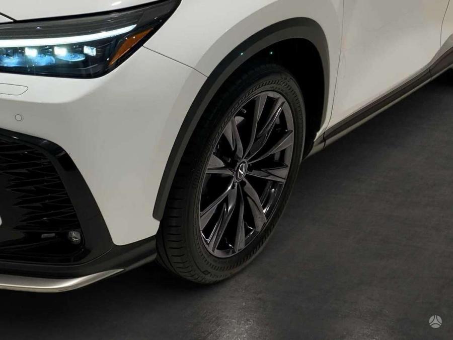 Balts Lexus NX 350h 2022 Viļņa, ar dzinēja tilpumu 0.00 L un nobraukumu 56 tūkst. km par 51300 €, foto 8 vietnē AUTOMOTO.COM.LV