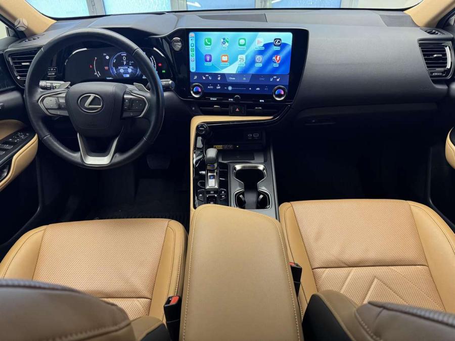 White Lexus NX 350h 2022 in Kaunas, with an engine capacity of 2.49 L and mileage of 93 thousand km for 42900 €, photo 14 on AUTOMOTO.COM.LV