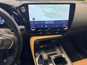 White Lexus NX 350h 2022 in Kaunas, with an engine capacity of 2.49 L and mileage of 93 thousand km for 42900 €, photo 17 on AUTOMOTO.COM.LV