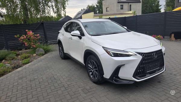 Белый Лексус NX 350h 2023 в Вильнюс, объемом двигателя 0.00 л и пробегом 180 тыс. км за 33700 €, фото 2 на AUTOMOTO.COM.LV