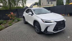 Белый Лексус NX 350h 2023 в Вильнюс, объемом двигателя 0.00 л и пробегом 180 тыс. км за 33700 €, фото 3 на AUTOMOTO.COM.LV