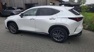 Белый Лексус NX 350h 2023 в Вильнюс, объемом двигателя 0.00 л и пробегом 180 тыс. км за 33700 €, фото 4 на AUTOMOTO.COM.LV
