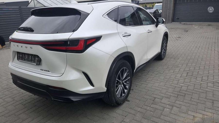 Белый Лексус NX 350h 2023 в Вильнюс, объемом двигателя 0.00 л и пробегом 180 тыс. км за 33700 €, фото 6 на AUTOMOTO.COM.LV