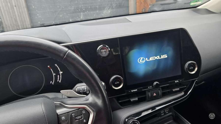 Белый Лексус NX 350h 2023 в Вильнюс, объемом двигателя 0.00 л и пробегом 180 тыс. км за 33700 €, фото 7 на AUTOMOTO.COM.LV