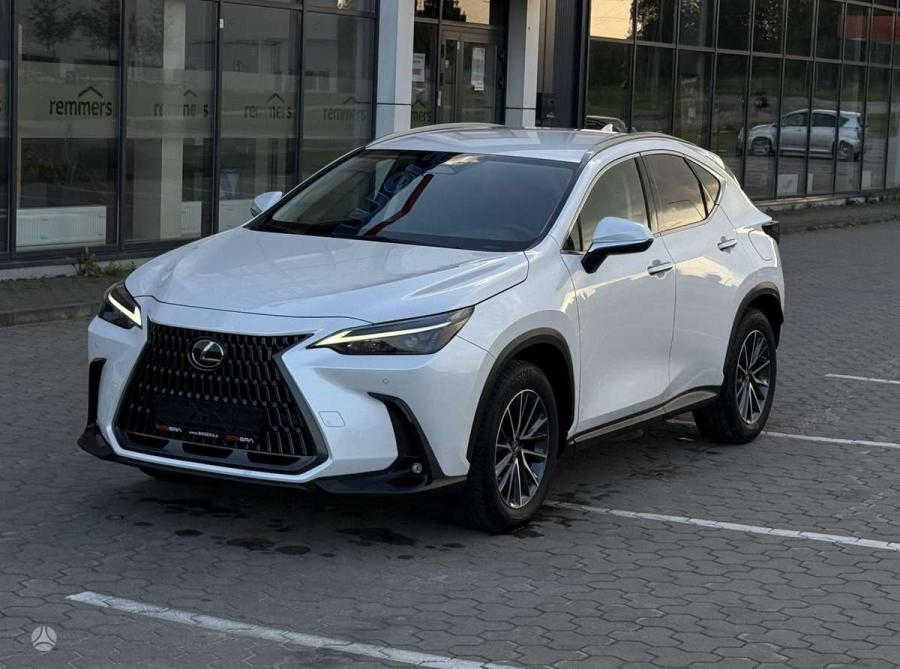 Белый Лексус NX 350h 2023 в Вильнюс, объемом двигателя 2.49 л и пробегом 120 тыс. км за 34990 €, фото 1 на AUTOMOTO.COM.LV