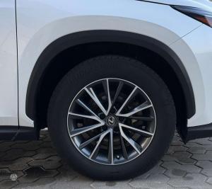 Белый Лексус NX 350h 2023 в Вильнюс, объемом двигателя 2.49 л и пробегом 120 тыс. км за 34990 €, фото 11 на AUTOMOTO.COM.LV