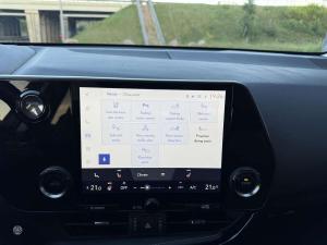 Белый Лексус NX 350h 2023 в Вильнюс, объемом двигателя 2.49 л и пробегом 120 тыс. км за 34990 €, фото 27 на AUTOMOTO.COM.LV