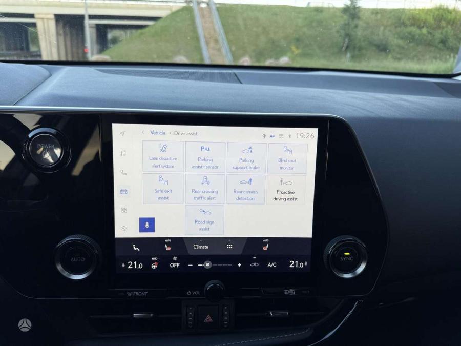 Белый Лексус NX 350h 2023 в Вильнюс, объемом двигателя 2.49 л и пробегом 120 тыс. км за 34990 €, фото 27 на AUTOMOTO.COM.LV