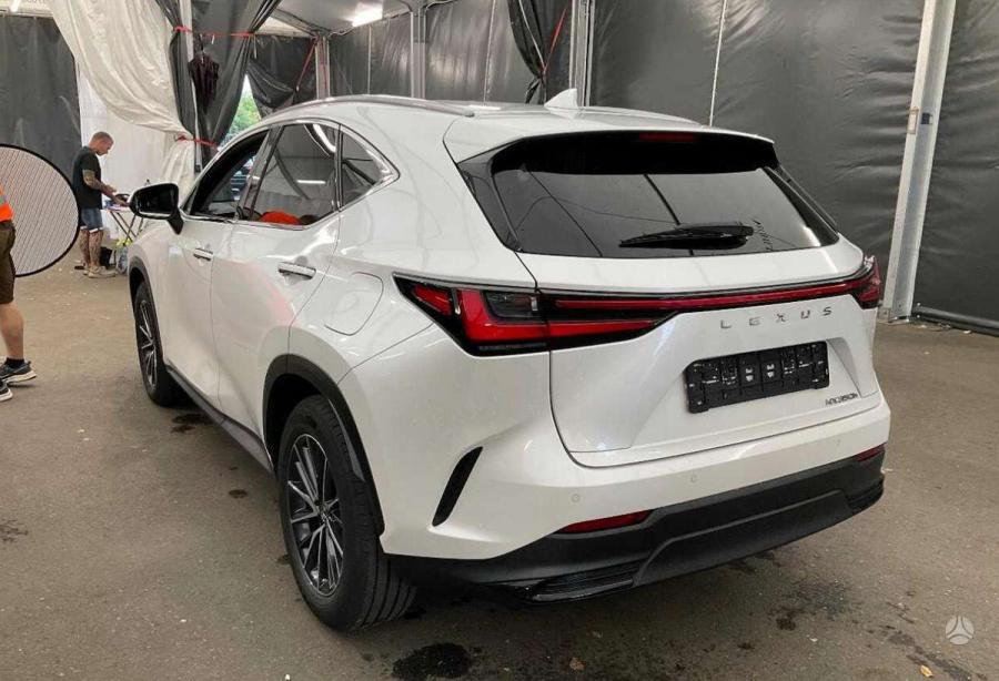 Balts Lexus NX 350h 2023 Viļņa, ar dzinēja tilpumu 2.49 L un nobraukumu 87 tūkst. km par 38990 €, foto 4 vietnē AUTOMOTO.COM.LV