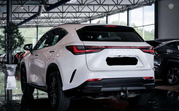 Balts Lexus NX 350h 2023 Viļņa, ar dzinēja tilpumu 2.49 L un nobraukumu 137 tūkst. km par 37000 €, foto 4 vietnē AUTOMOTO.COM.LV