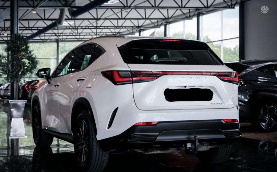 Белый Лексус NX 350h 2023 в Вильнюс, объемом двигателя 2.49 л и пробегом 137 тыс. км за 37000 €, фото 4 на AUTOMOTO.COM.LV