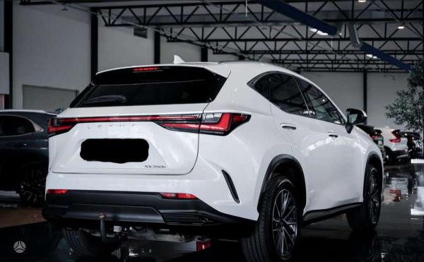 Balts Lexus NX 350h 2023 Viļņa, ar dzinēja tilpumu 2.49 L un nobraukumu 137 tūkst. km par 37000 €, foto 5 vietnē AUTOMOTO.COM.LV