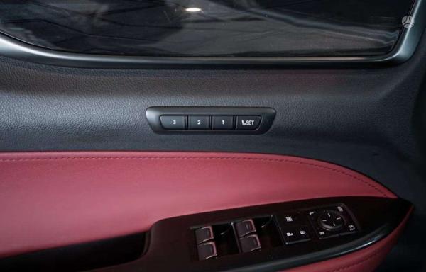 Balts Lexus NX 350h 2023 Viļņa, ar dzinēja tilpumu 2.49 L un nobraukumu 137 tūkst. km par 37000 €, foto 9 vietnē AUTOMOTO.COM.LV