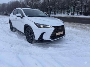 White Lexus NX 350h 2024 in Kaunas, with an engine capacity of 2.50 L and mileage of 10 thousand km for 45000 €, photo 1 on AUTOMOTO.COM.LV
