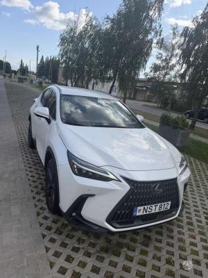 Белый Лексус NX 350h 2024 в Каунас, объемом двигателя 2.50 л и пробегом 14 тыс. км за 41500 €, фото 5 на AUTOMOTO.COM.LV