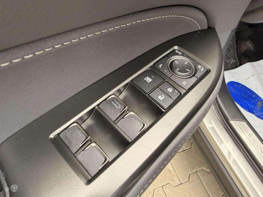 Желтый Лексус NX 350h 2024 в Вильнюс, объемом двигателя 2.49 л и пробегом 30 тыс. км за 45950 €, фото 15 на AUTOMOTO.COM.LV