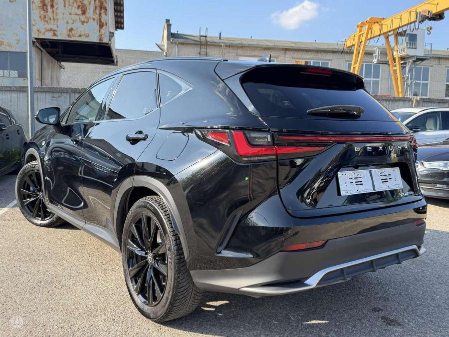 Melns Lexus NX 450h 2022 Viļņa, ar dzinēja tilpumu 0.00 L un nobraukumu 78 tūkst. km par 44900 €, foto 16 vietnē AUTOMOTO.COM.LV